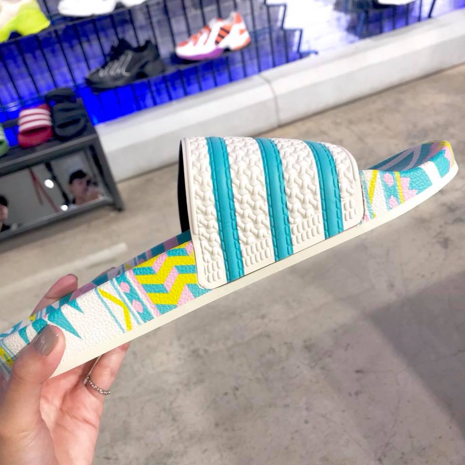 Adidas แตะลายสดใส 🌵 สไตล์ Arizona | ปันโปร - Punpromotion