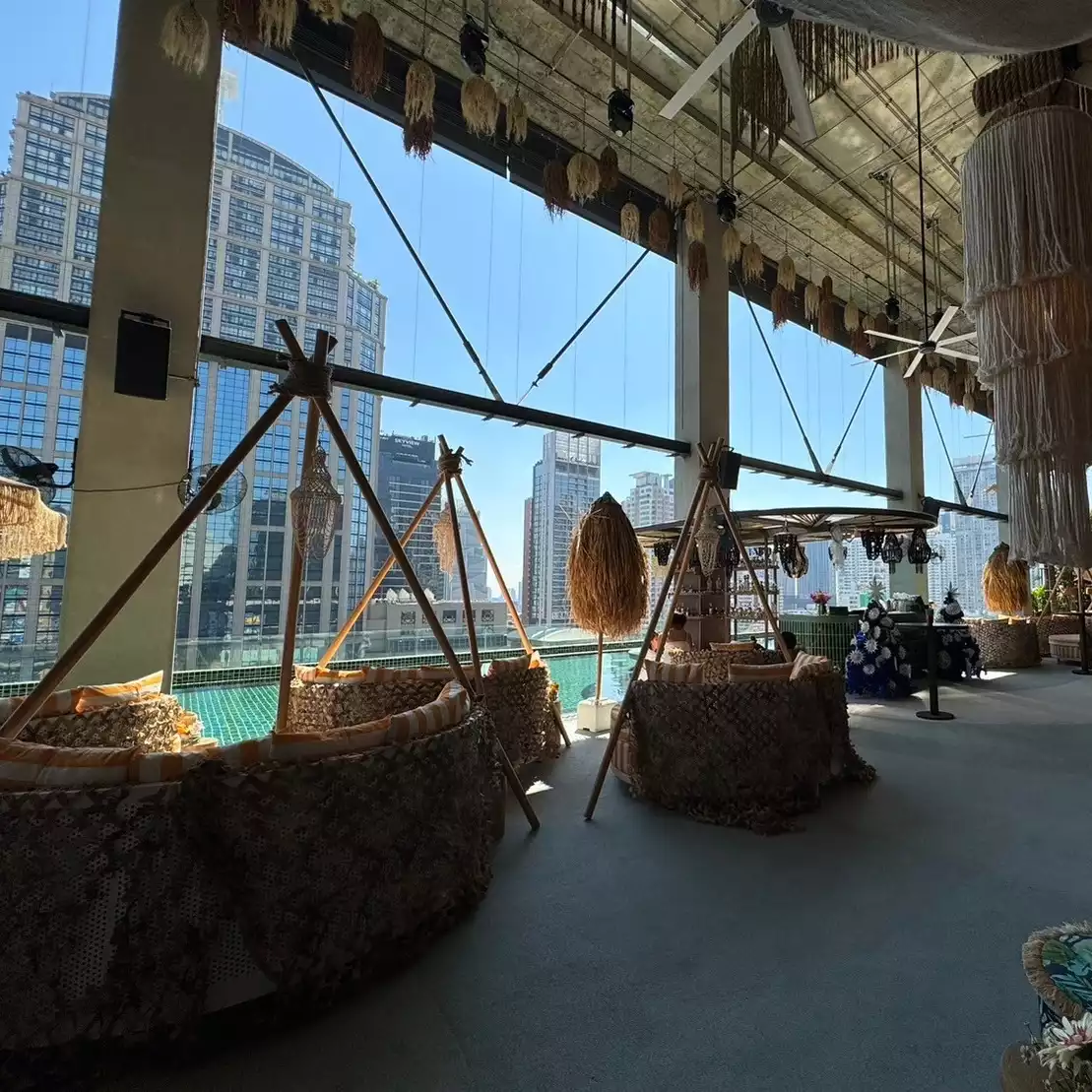 พาไปดู TRIBE Sky Beach Club ร้านนั่งชิล วิวเมือง at EMSPHERE ชั้น 5 ...