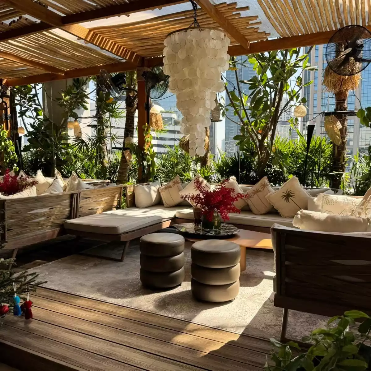 พาไปดู TRIBE Sky Beach Club ร้านนั่งชิล วิวเมือง at EMSPHERE ชั้น 5 | ปันโปร - Punpromotion